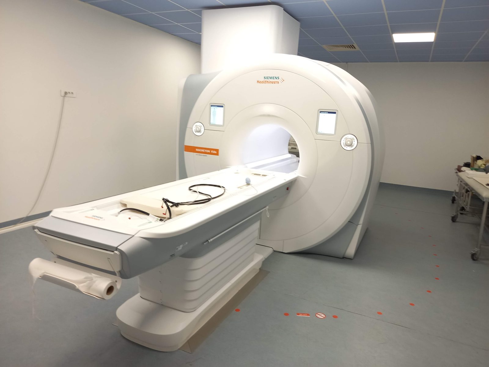 Siemens VIDA 3T - Center for Magnetic Resonance in Biology and Medicine